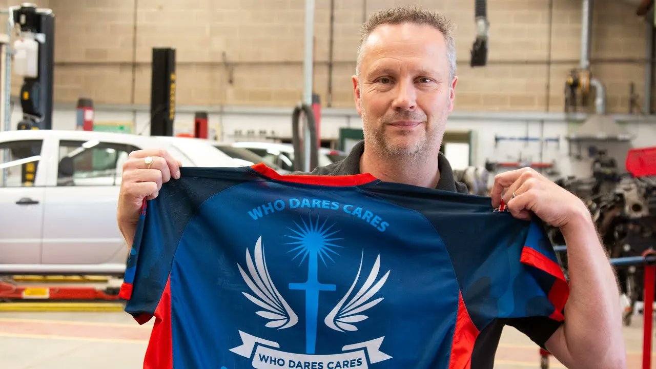 Motor Vehicle lecturer takes part in charity walk | East Sussex College