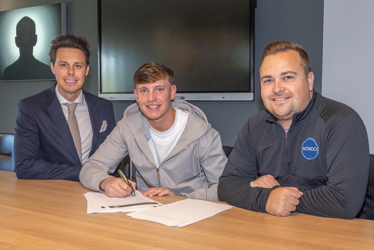 ESC Alumnus signs professional contract with Burnley FC | East Sussex ...